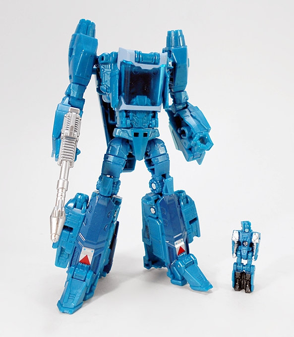 Transformers Titans Return: Hyperfire & Blurr by Hasbro | FigureFan Zero